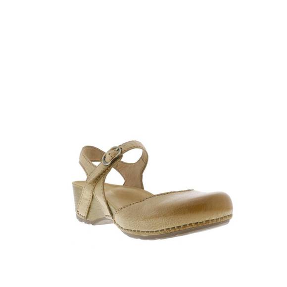 Dansko | Shoes | New Dansko Womens Tiffani Closedtoe Sandals In Tan ...